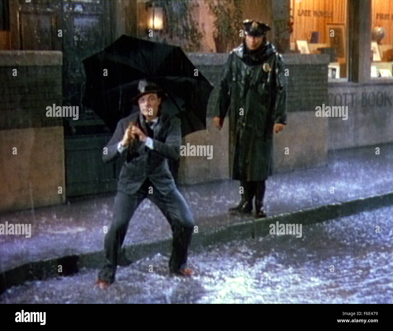 Singin in the rain my lucky star hi-res stock photography and images ...