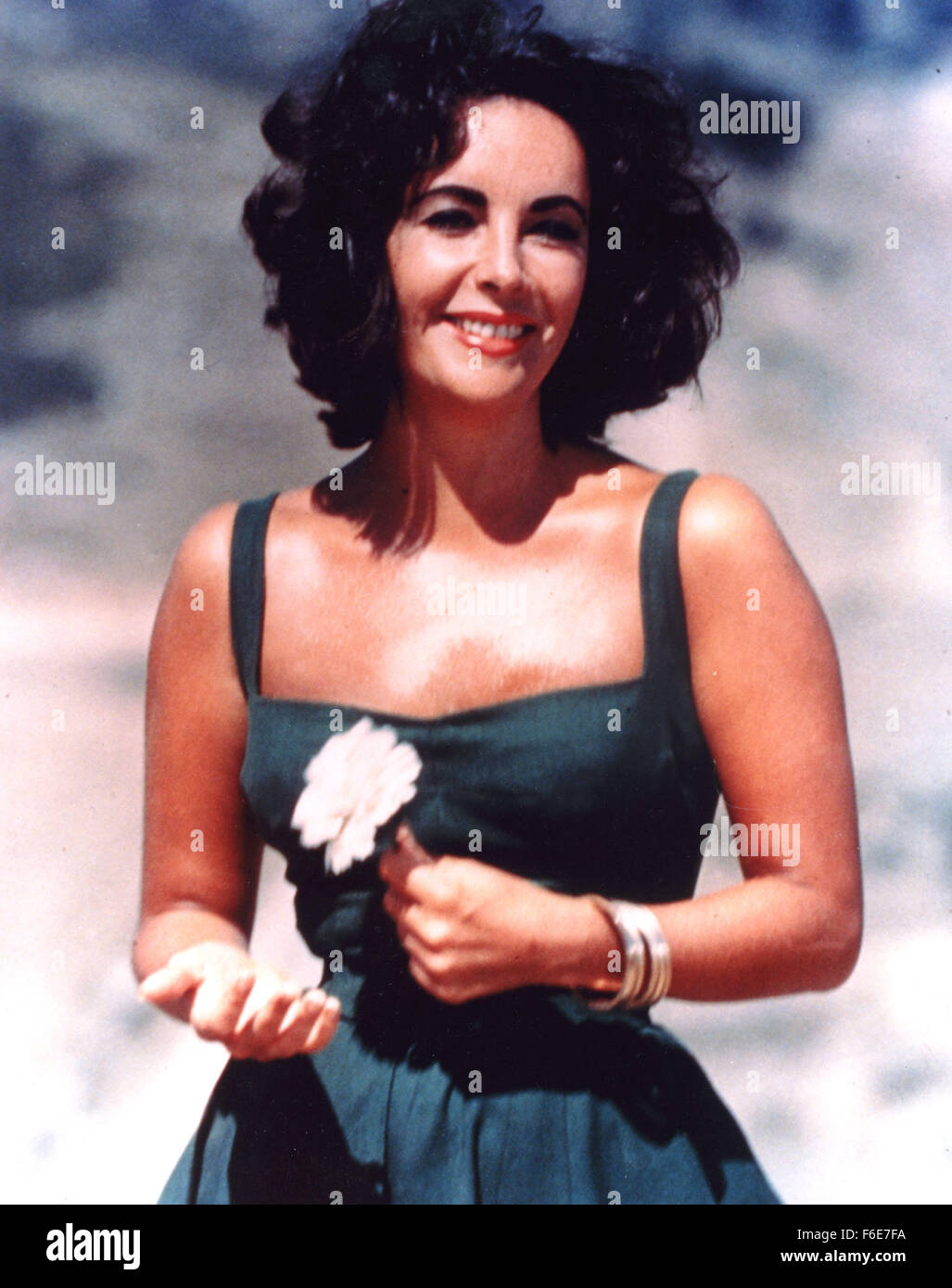 Giant 1956 elizabeth taylor hi-res stock photography and images - Alamy