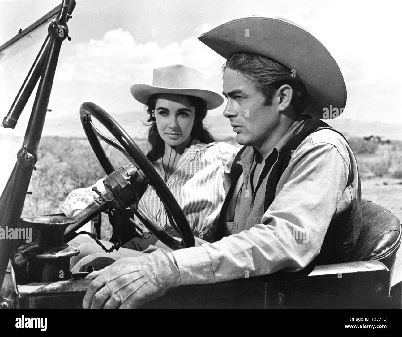 Giant 1956 elizabeth taylor hi-res stock photography and images - Alamy