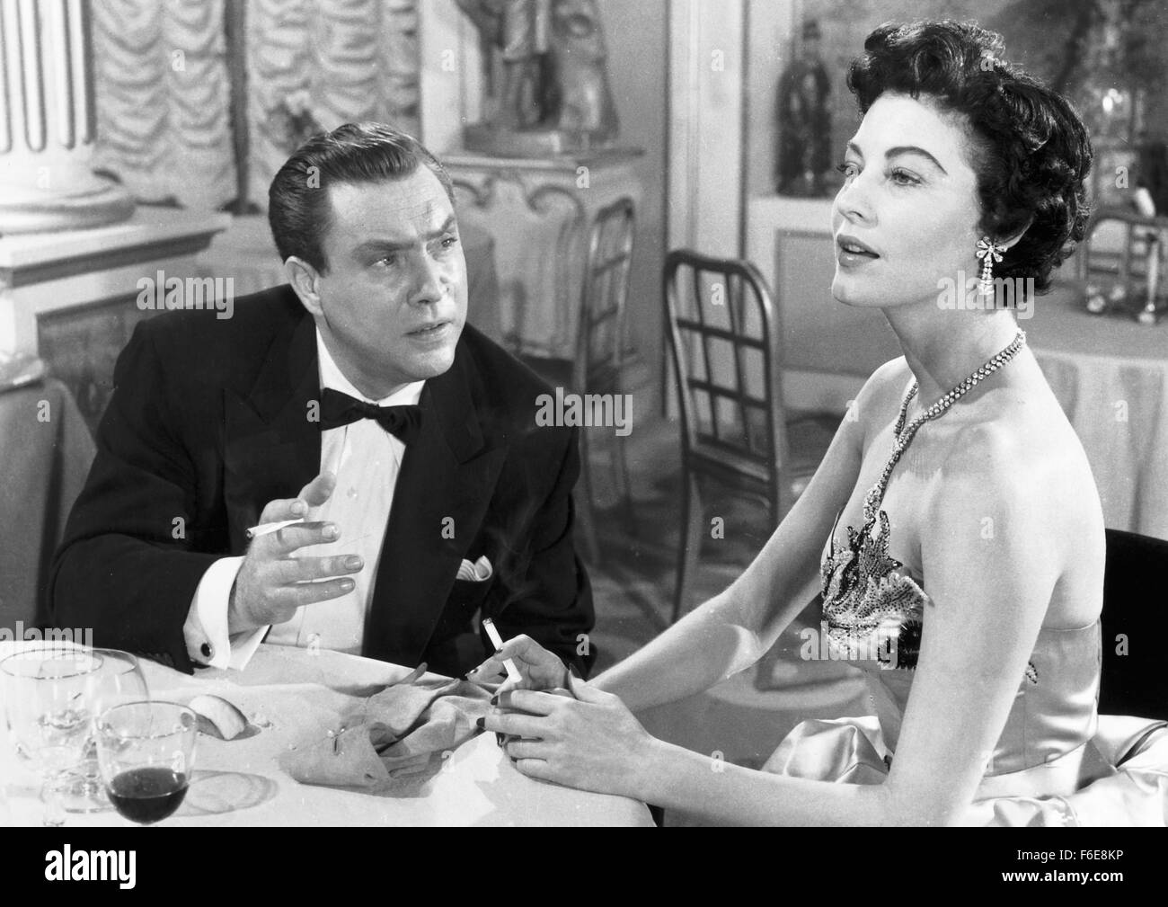 Ava gardner barefoot contessa hi-res stock photography and images - Alamy