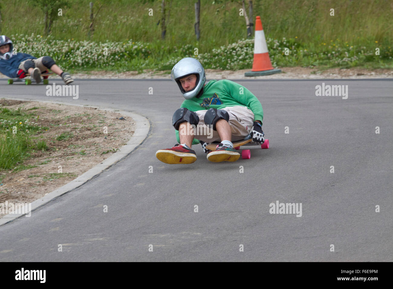 Right hand bend hi-res stock photography and images - Alamy