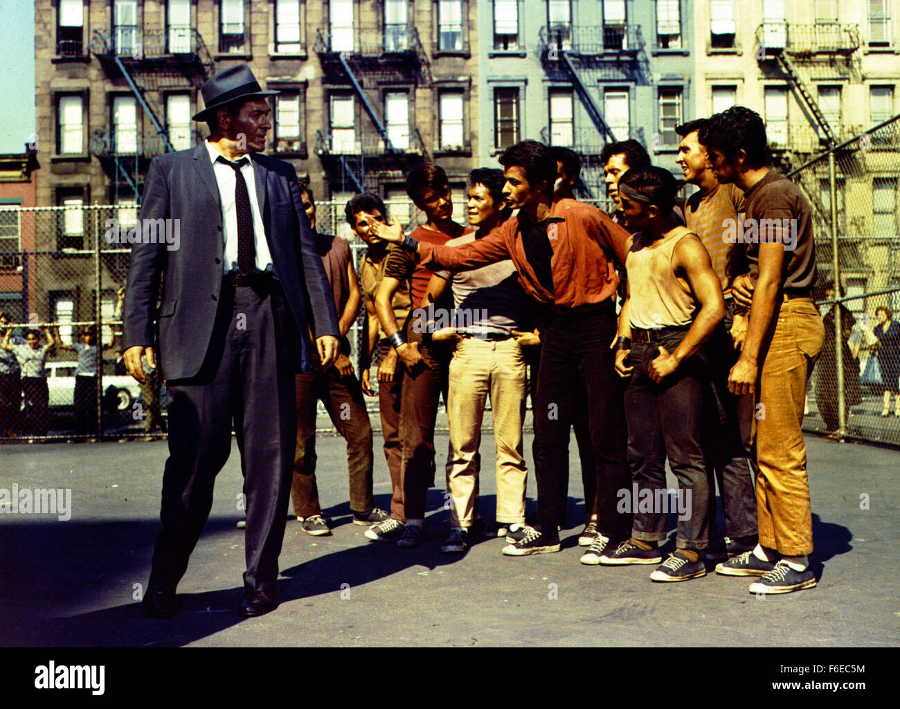 Tony west side story maria 1961 hi-res stock photography and images - Alamy