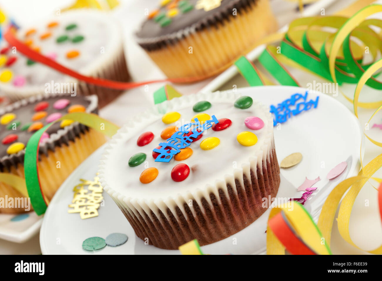 Birthday cakes hi-res stock photography and images - Alamy