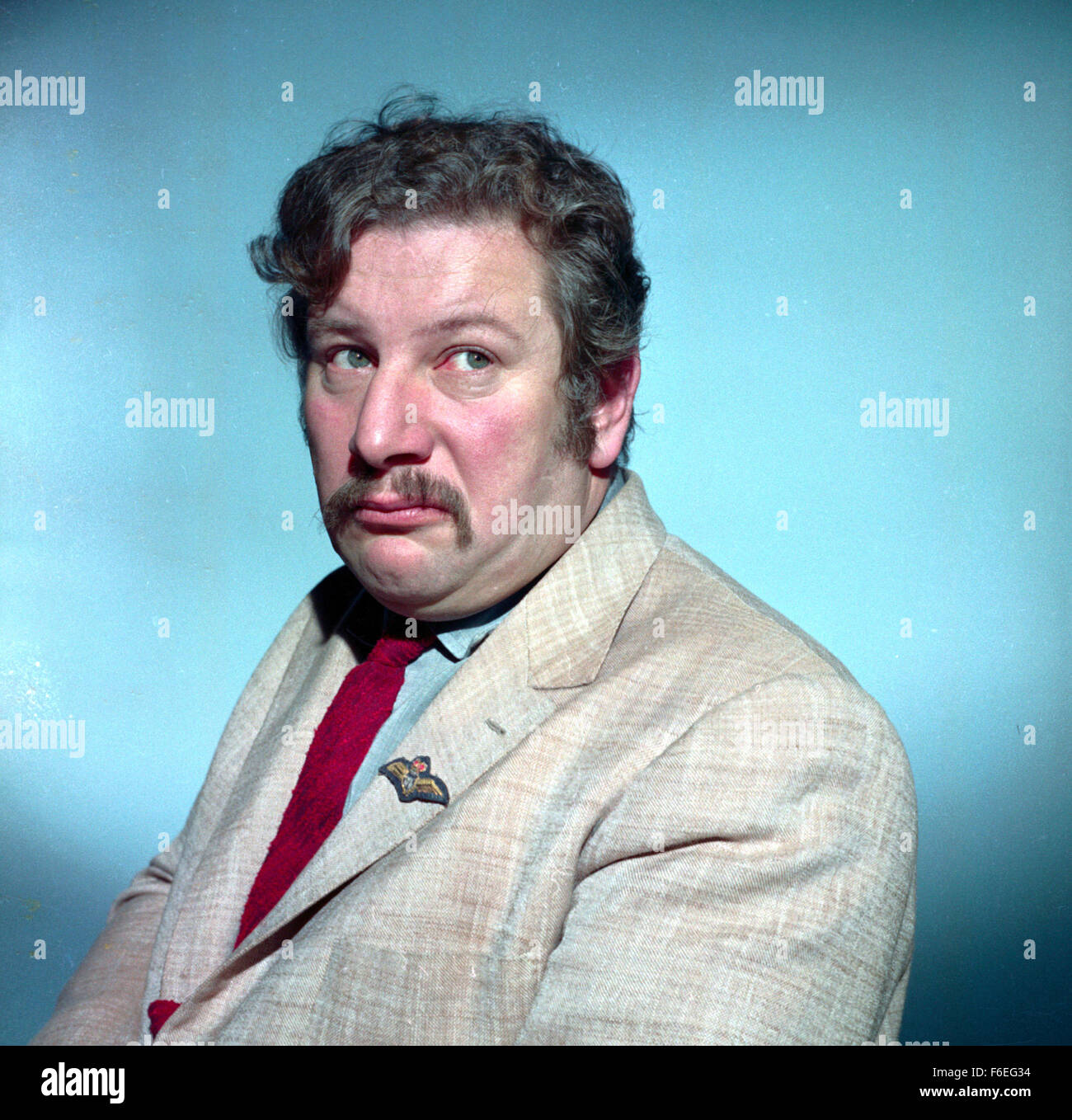 Peter ustinov topkapi 1964 hi-res stock photography and images - Alamy