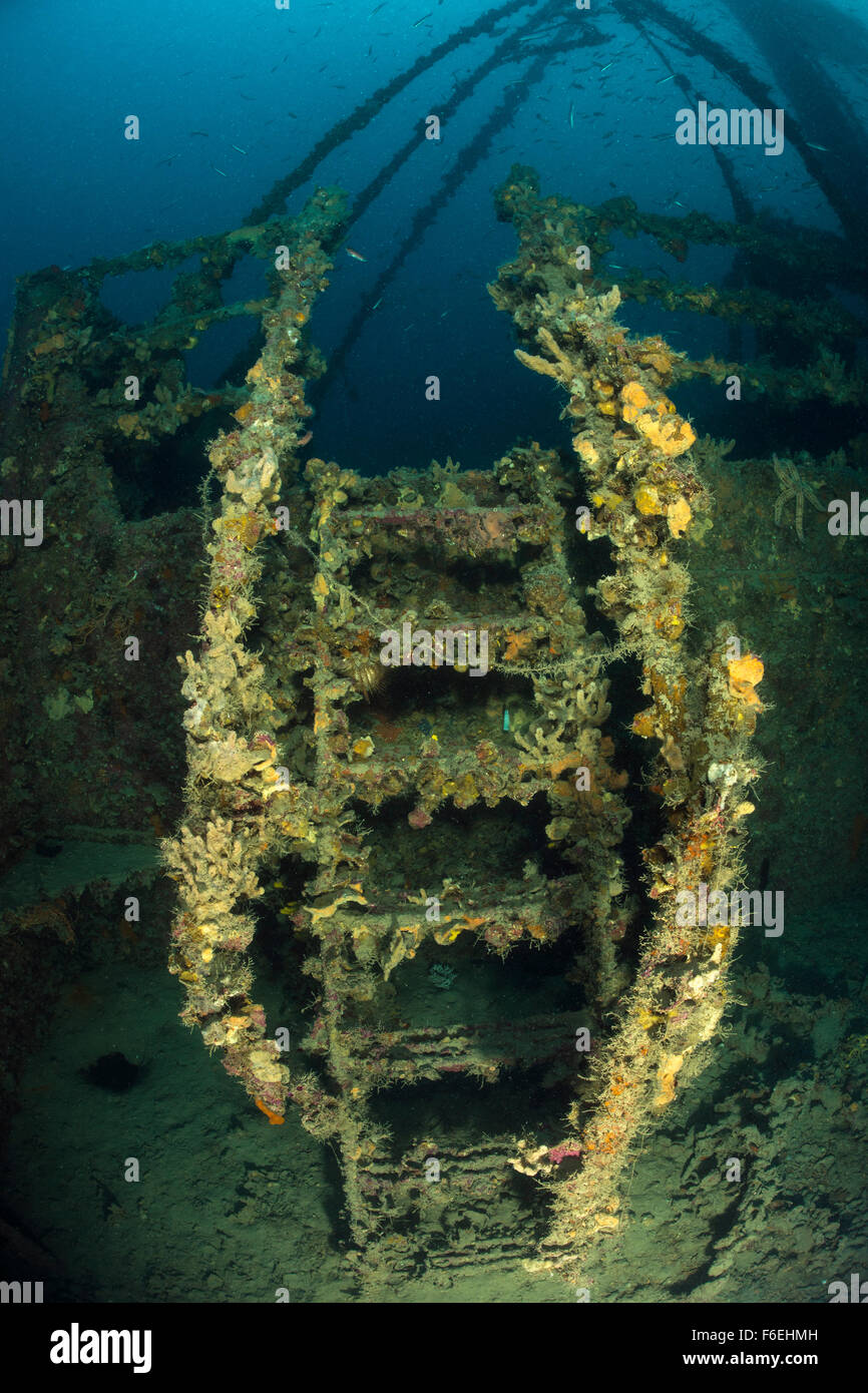 Wreck stairs hi-res stock photography and images - Alamy