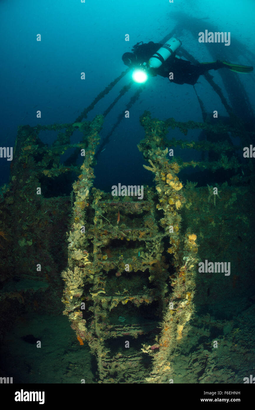 Deep diver hi-res stock photography and images - Alamy