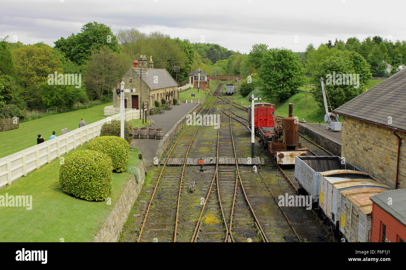 Durham railway station hi-res stock photography and images - Alamy