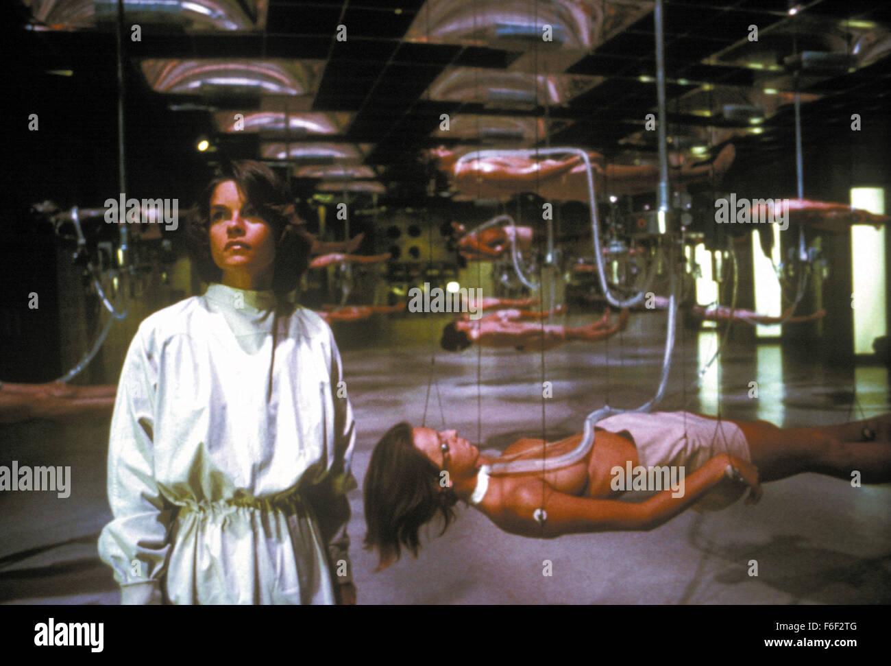 Coma genevieve bujold 1978 hi-res stock photography and images - Alamy
