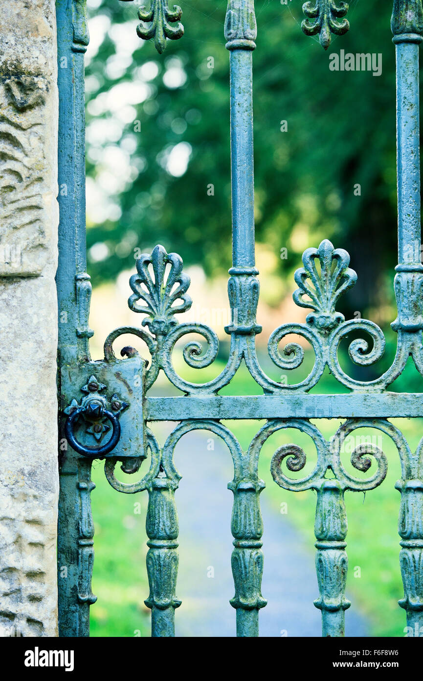 Church gates hi-res stock photography and images - Alamy