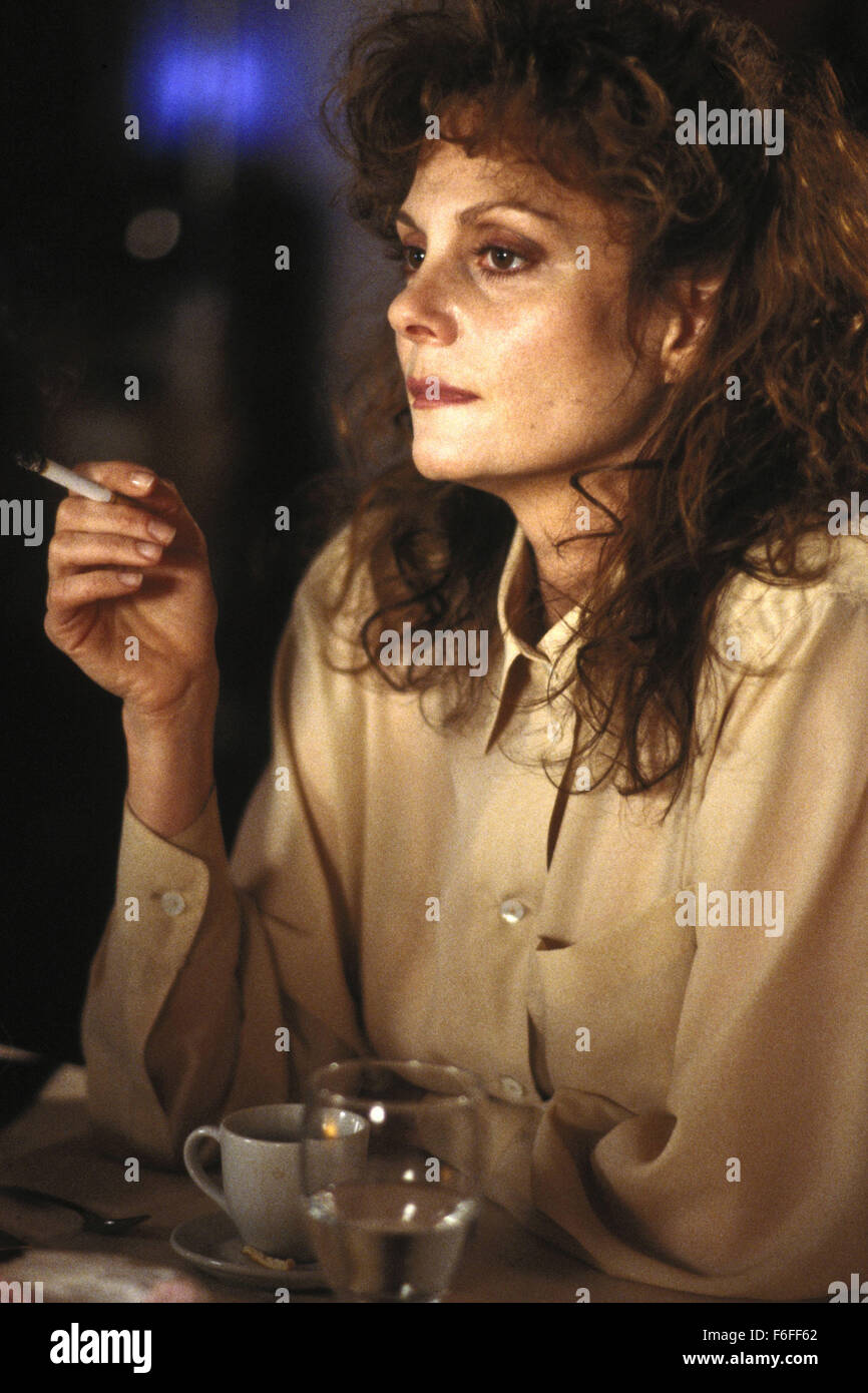 Lesley ann warren 1988 hi-res stock photography and images - Alamy