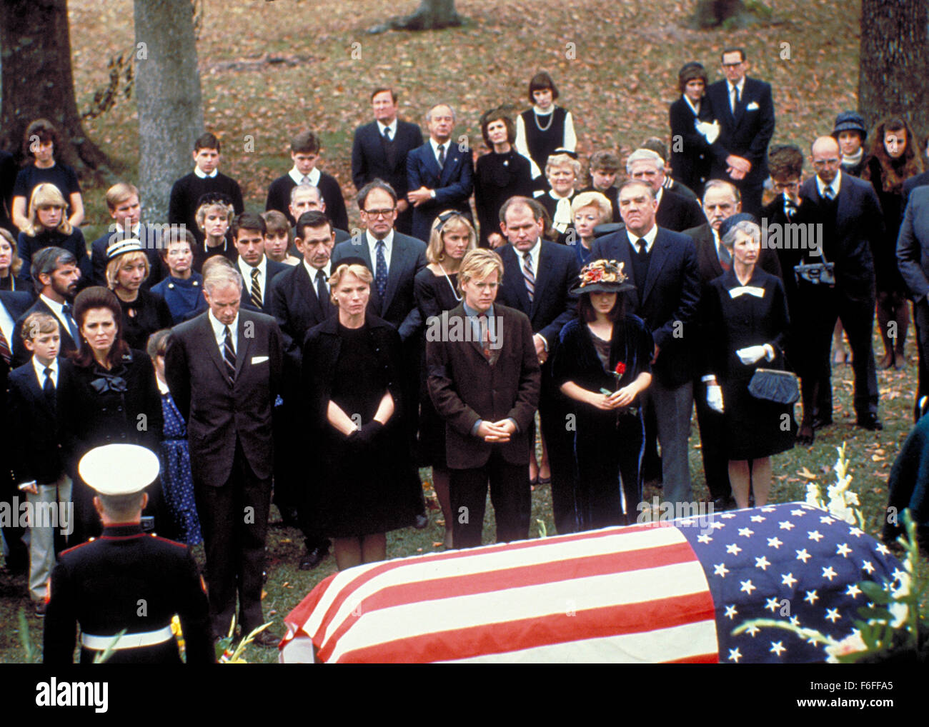 Nov 18, 1988; Savannah, GA, USA; KIEFER SUTHERLAND (center) as Scott ...