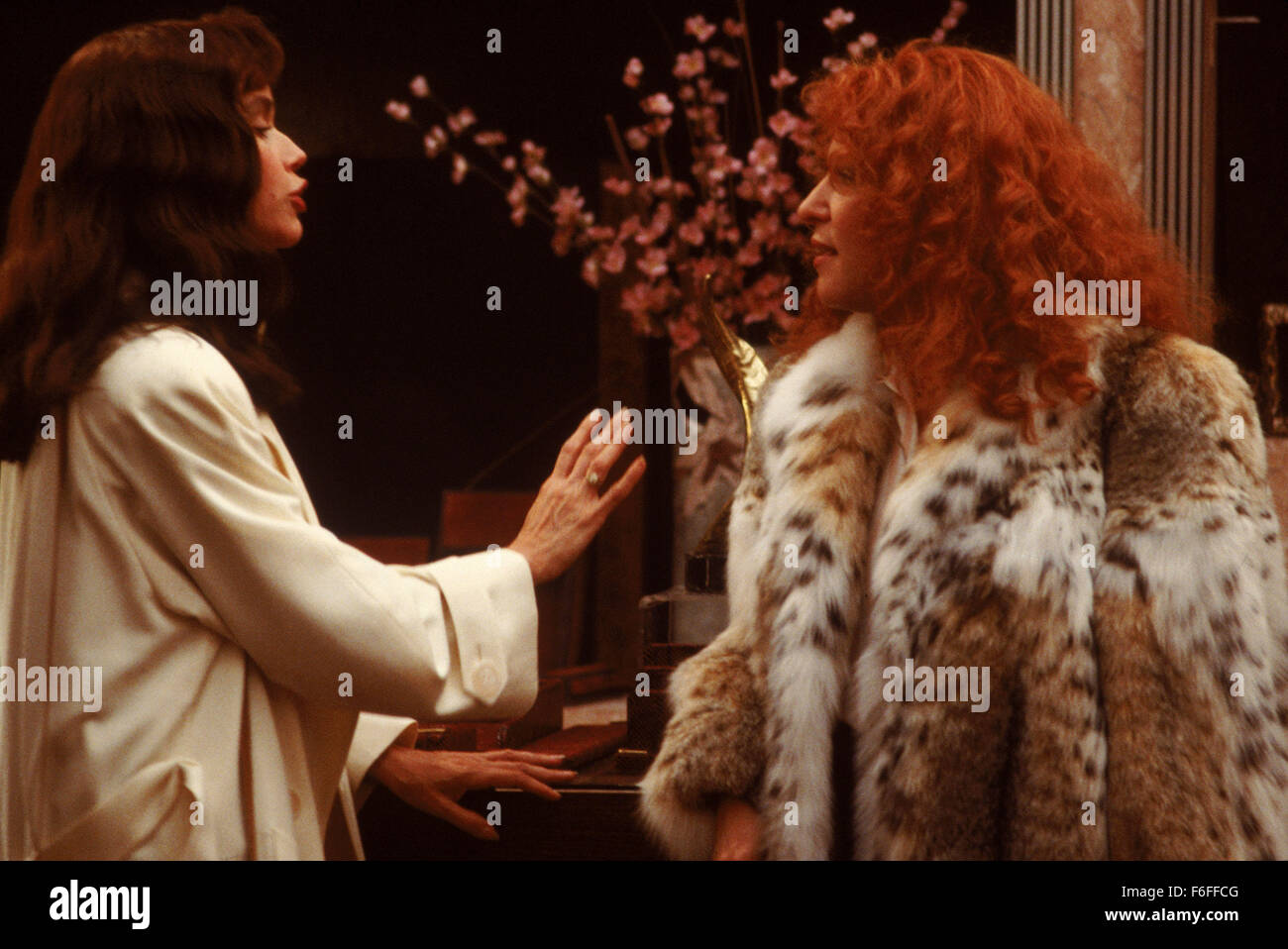 Beaches movie bette hi-res stock photography and images - Alamy