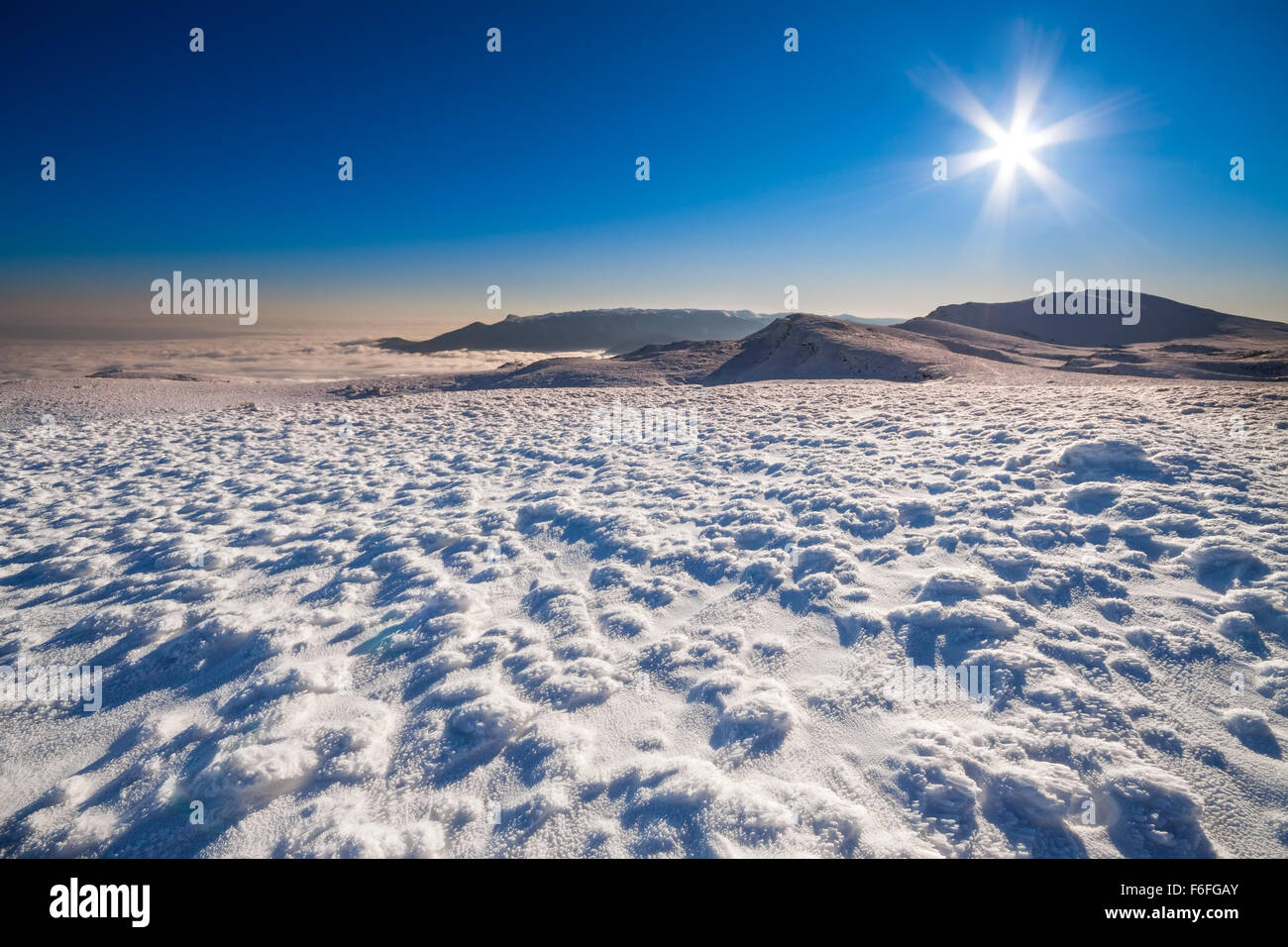 Sun snow vacation hi-res stock photography and images - Alamy