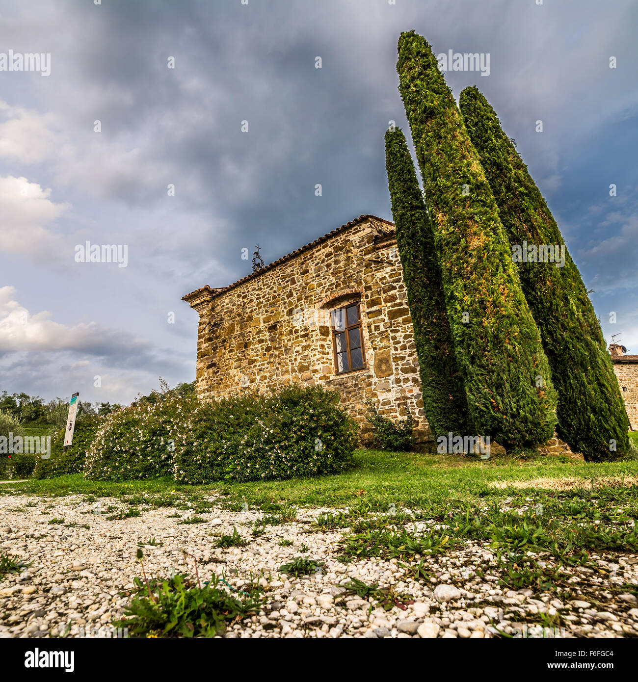 an abandoned and ruined farm in the fields of Italy Stock Photo - Alamy