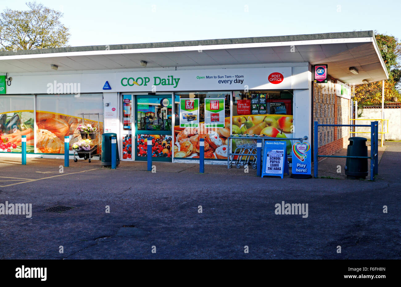 Co op daily hi-res stock photography and images - Alamy