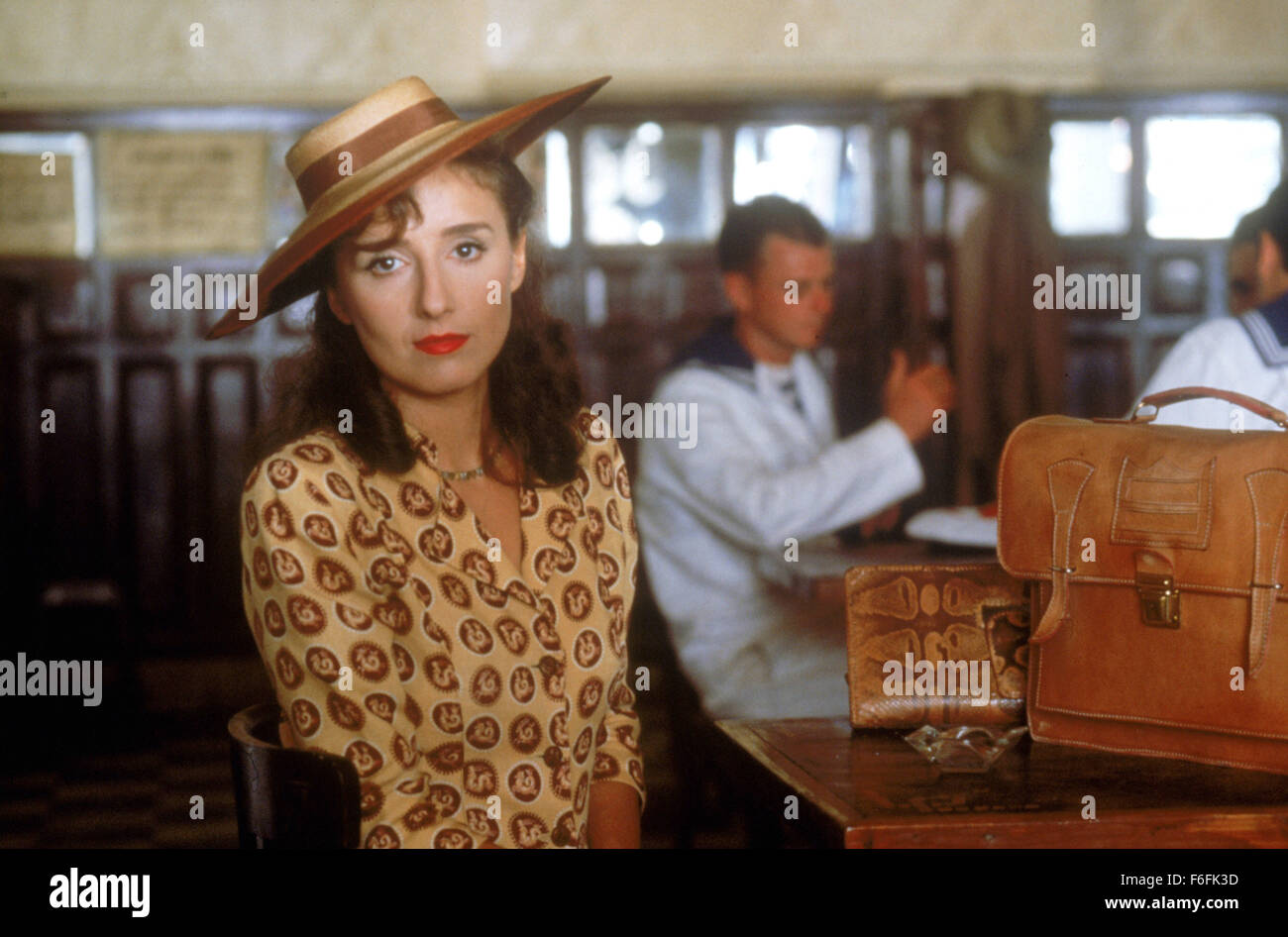 Debra winger 1990 hi-res stock photography and images - Alamy