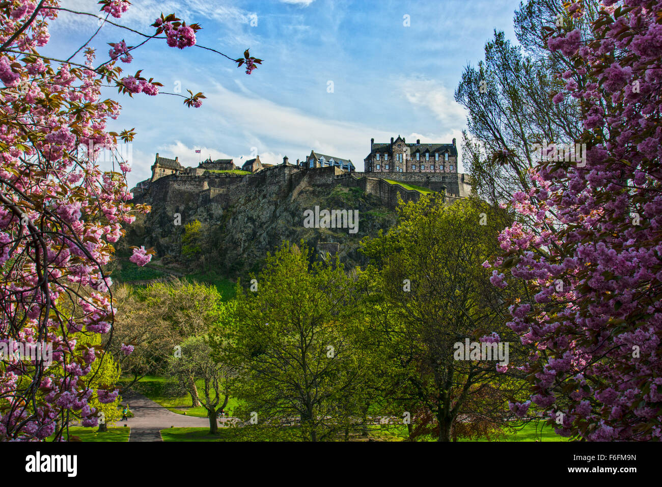 Edinburgh castle landscape hi-res stock photography and images - Alamy