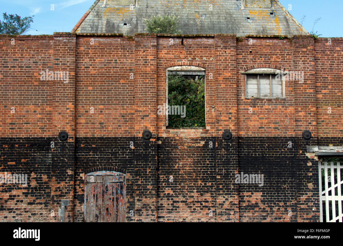 SUFFOLK; SNAPE MALTINGS; BUILDING DUE FOR RESTORATION Stock Photo - Alamy