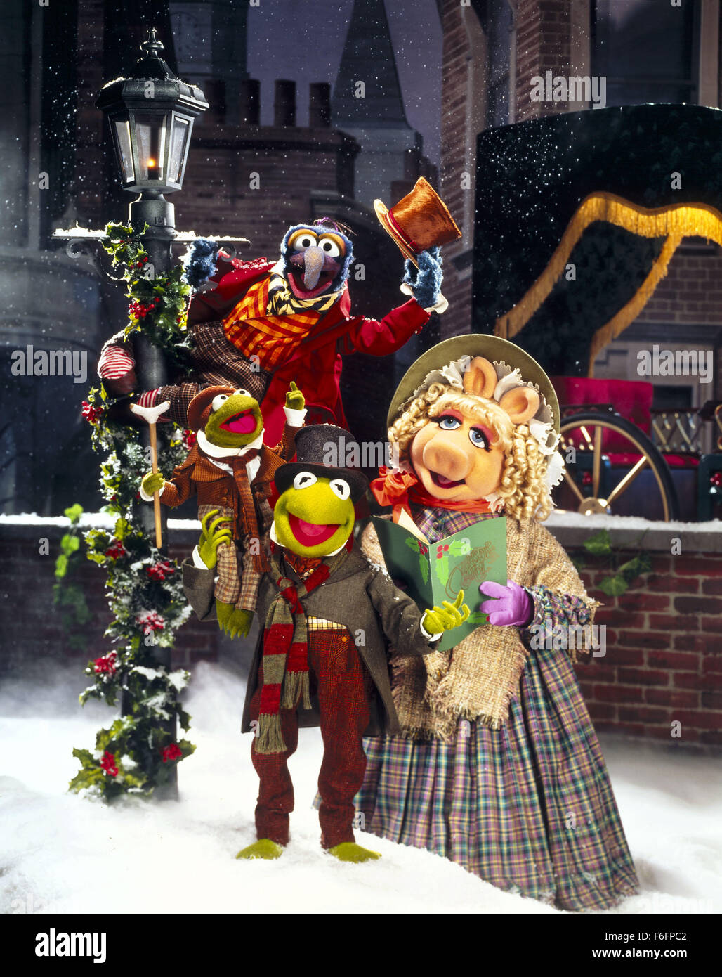 Muppet christmas carol hi-res stock photography and images - Alamy