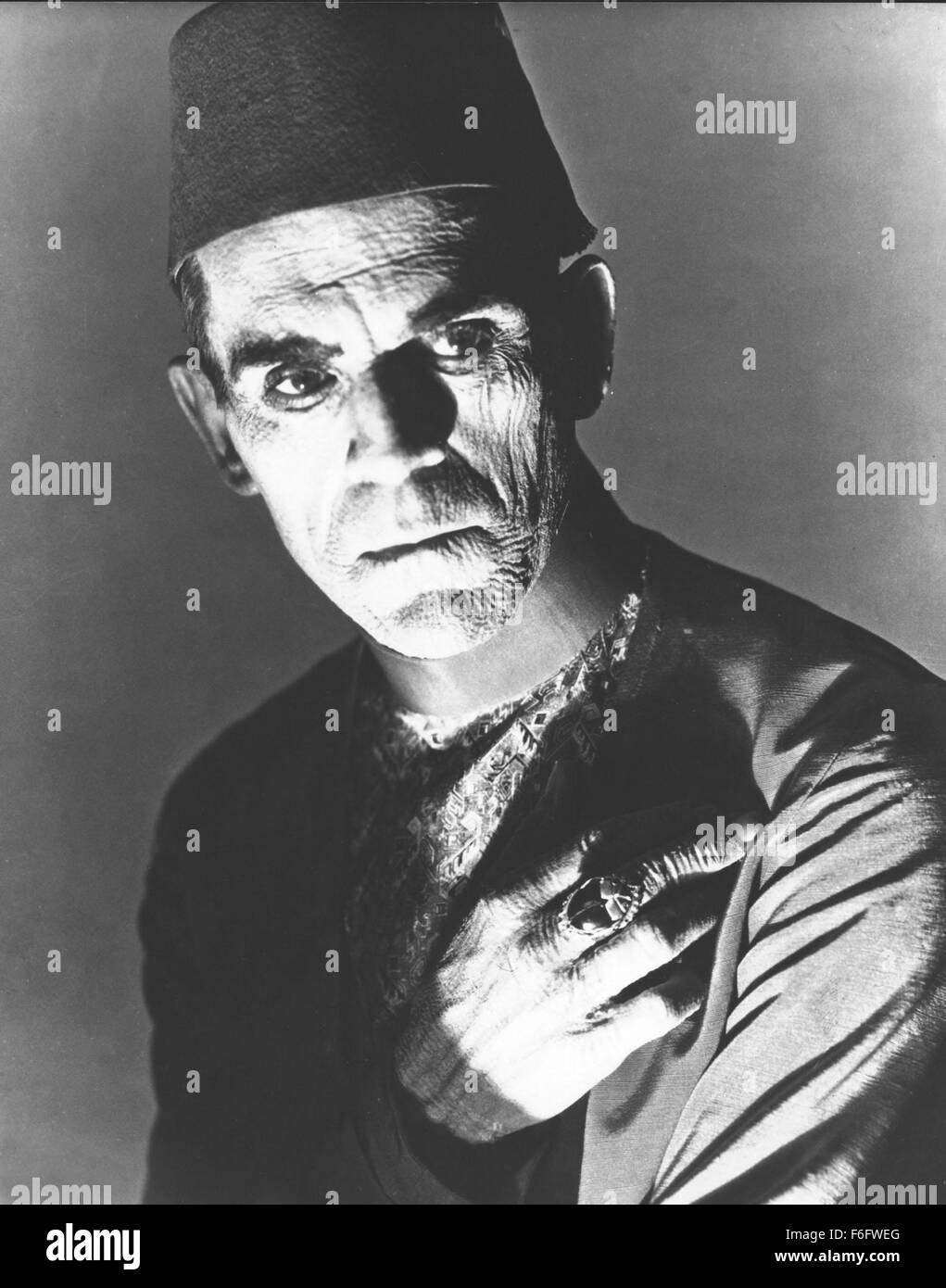 Movie poster of the mummy 1932 film hi-res stock photography and images ...