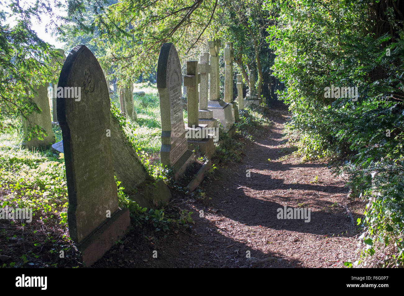 A St Gluvius cemetery in Penryn, Cornwall Stock Photo - Alamy