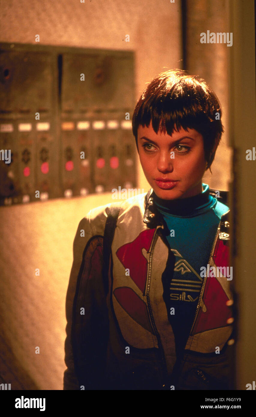 Angelina jolie hackers film 1995 hi-res stock photography and images ...