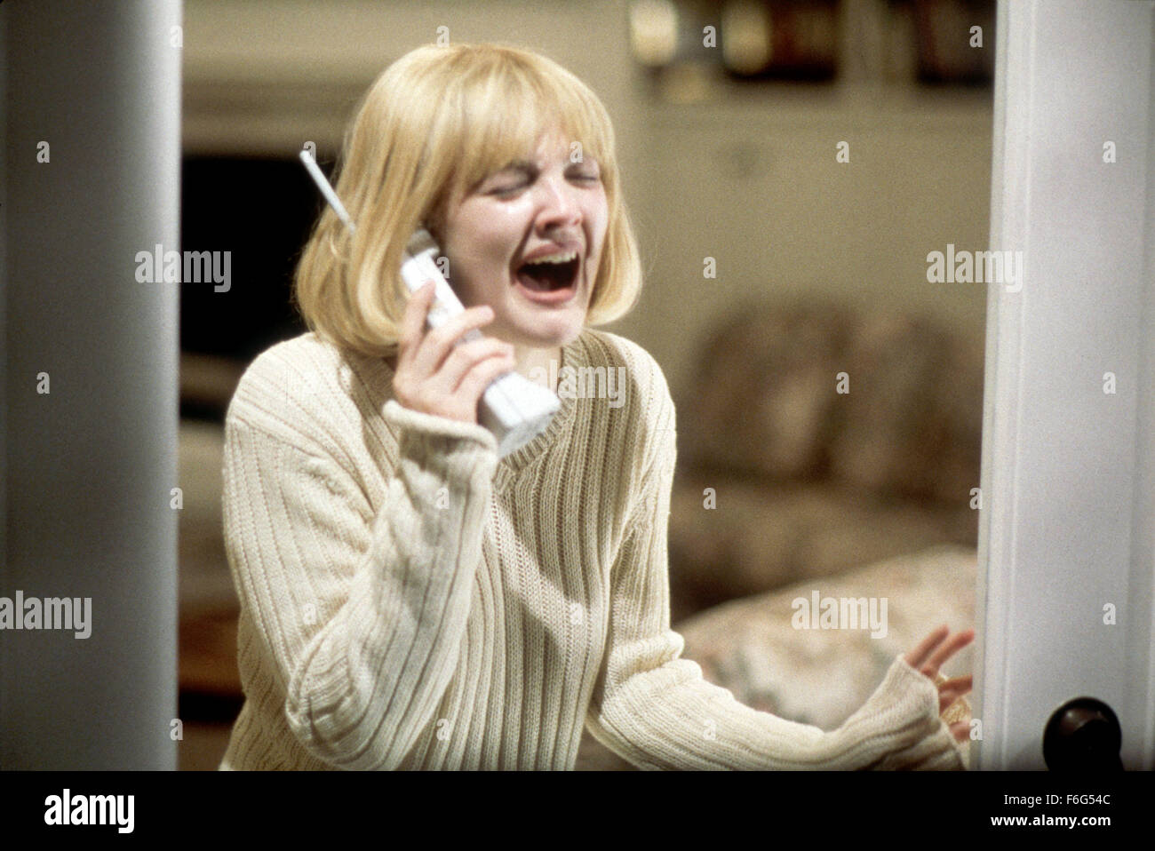 Drew barrymore scream hi-res stock photography and images - Alamy