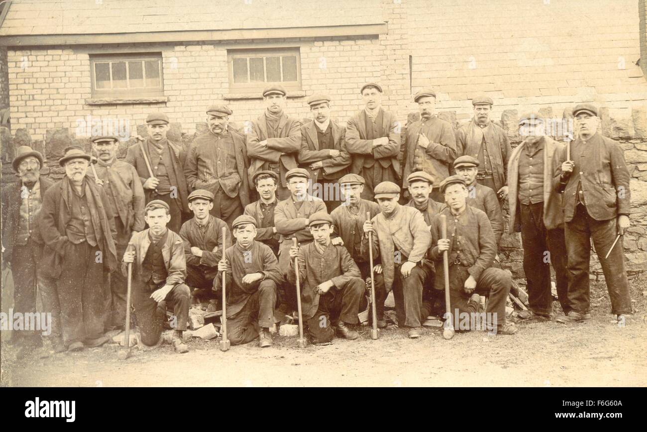 Photograph of stone quarry workers in Wales Stock Photo - Alamy