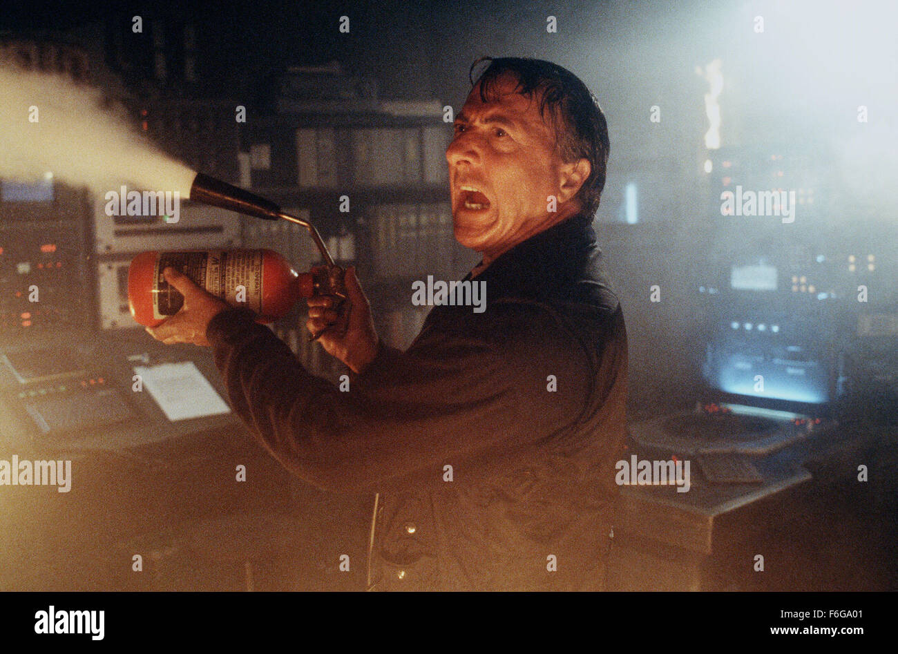 Sphere 1998 Dustin Hoffman High Resolution Stock Photography and Images ...