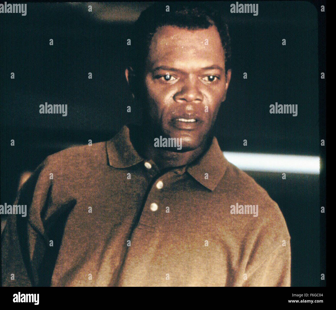 Samuel jackson negotiator 1998 hi-res stock photography and images - Alamy
