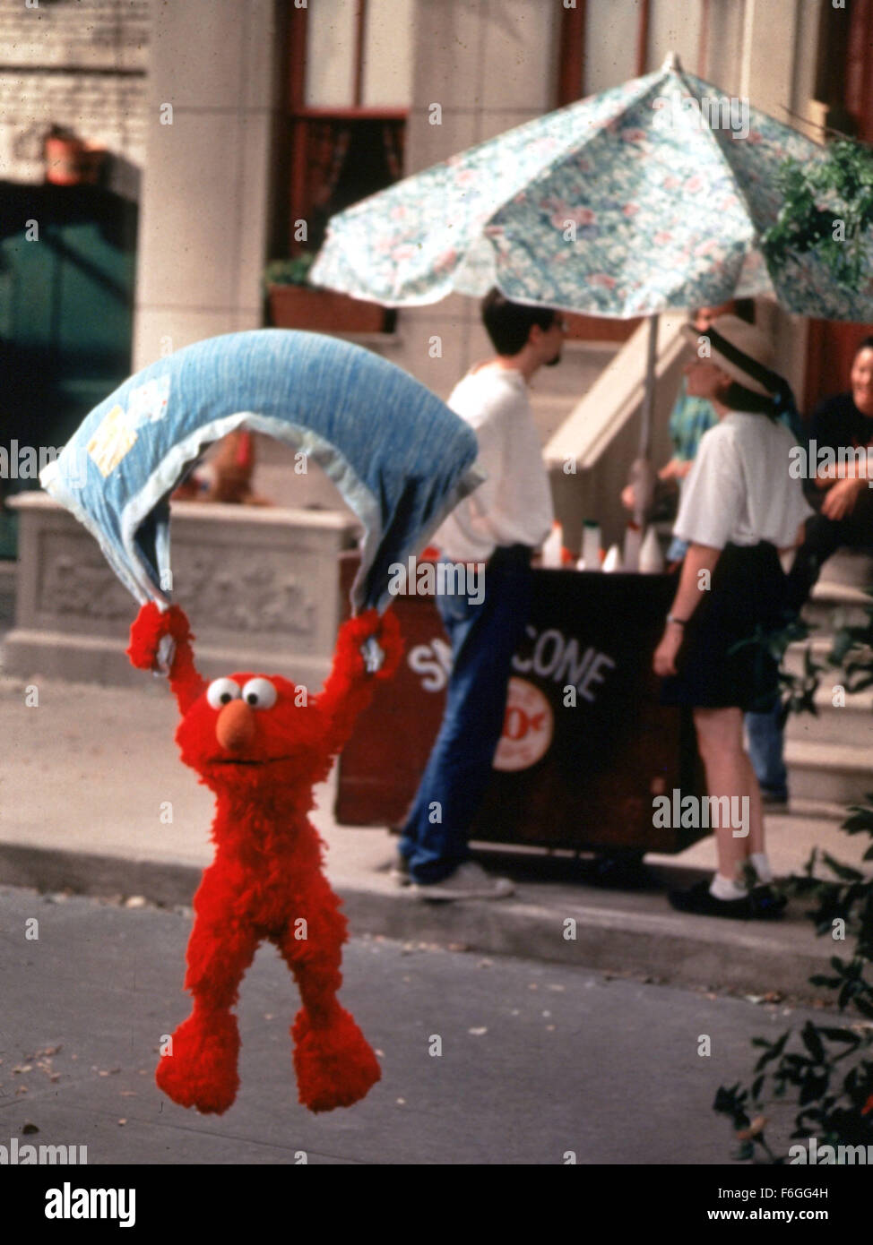 Elmo in grouchland hi-res stock photography and images - Alamy
