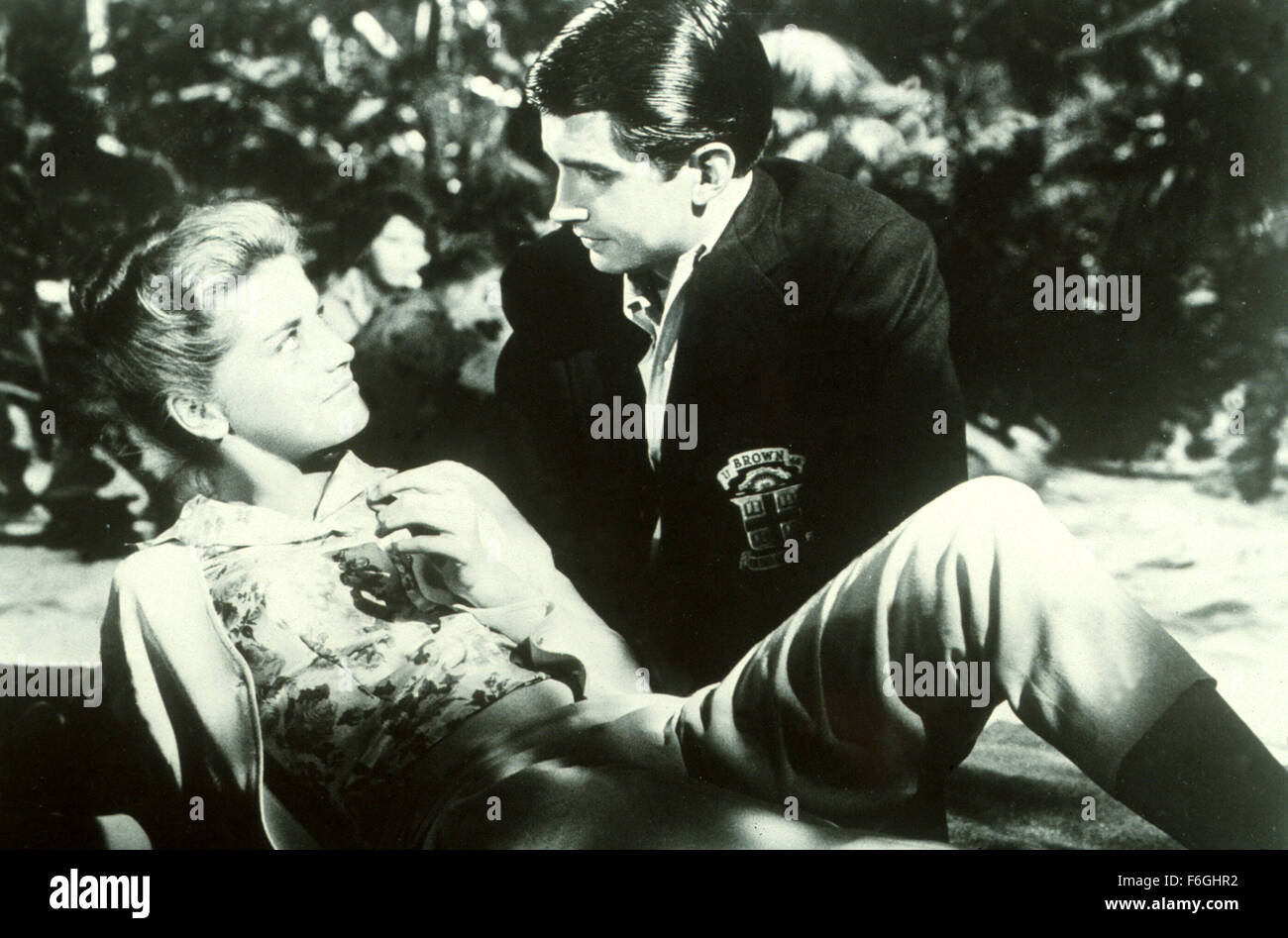 Feb 16, 2000; Hollywood, California, USA; Actor GEORGE HAMILTON (right ...