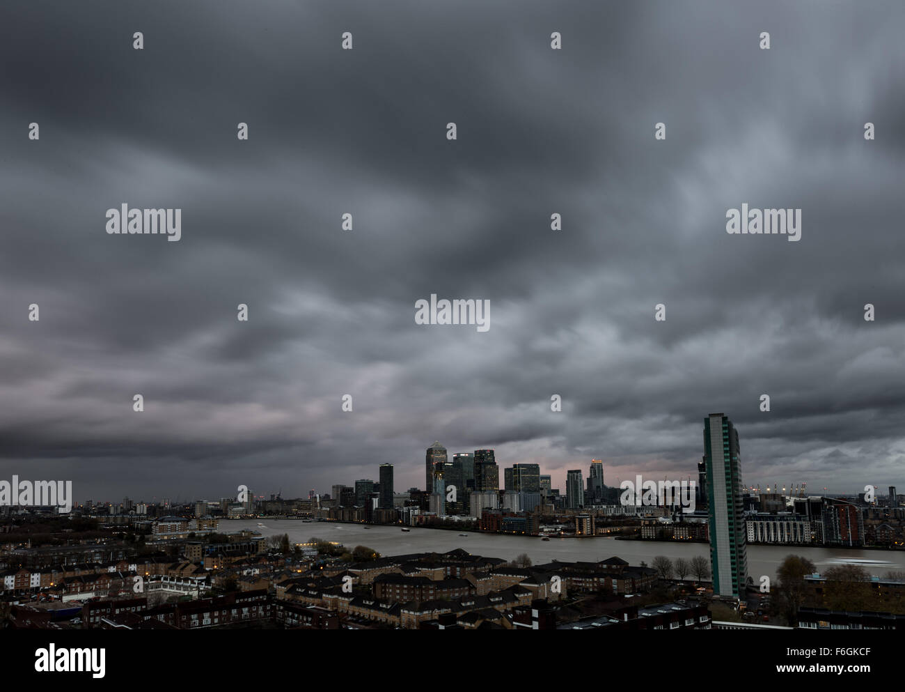 London, UK. 17th November, 2015. UK Weather: Storm Barney approaches ...