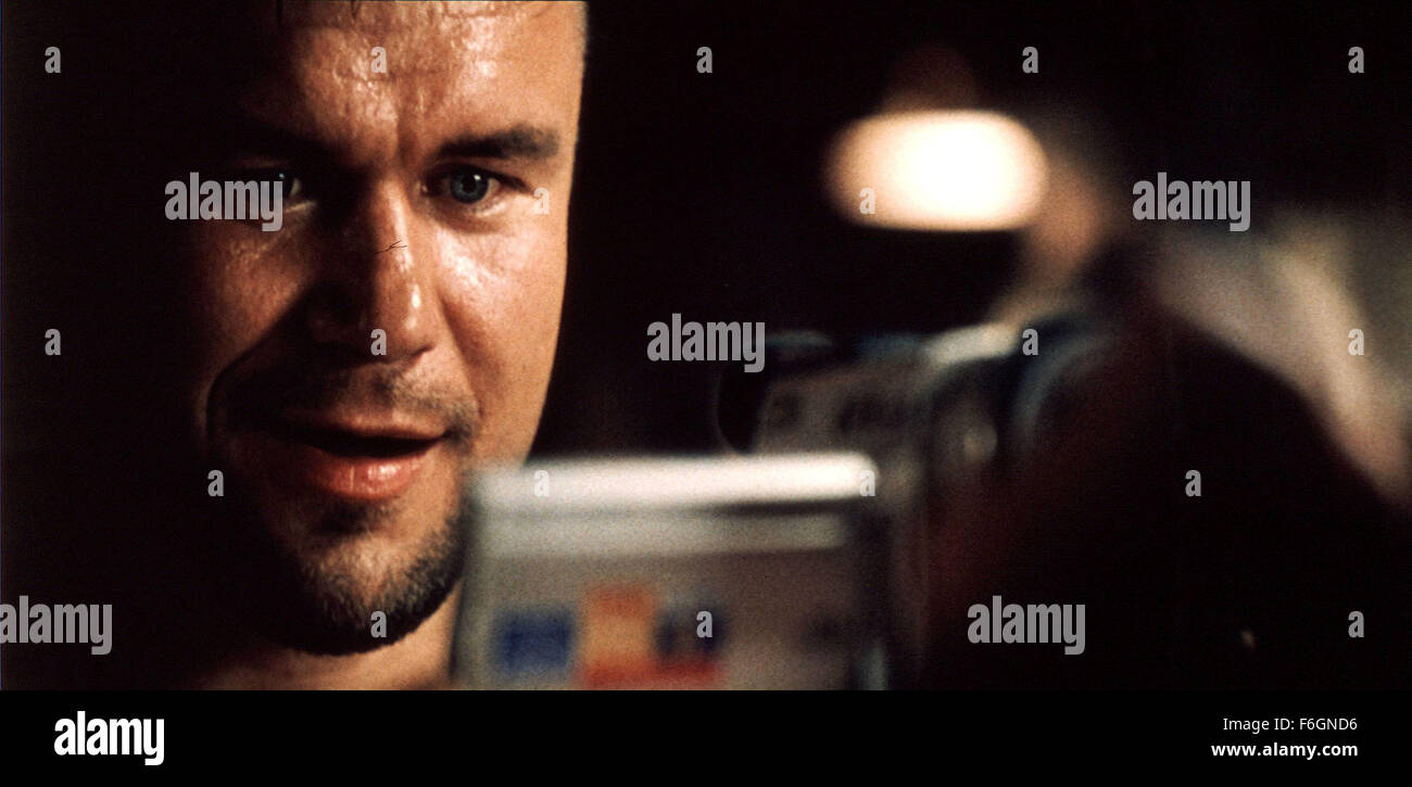 Jan 11, 2001; Hollywood, CA, USA; A scene from the movie '15 Minutes ...