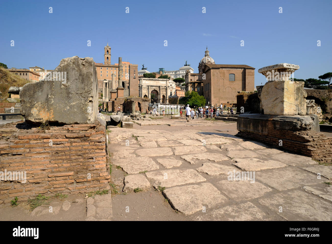Italy, Rome, Roman Forum, arch of Augustus and Via Sacra (Sacred Street ...