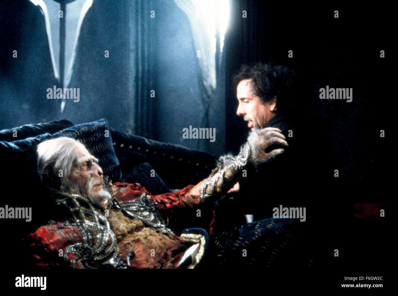 Tim burton planet apes 2001 directed hi-res stock photography and ...