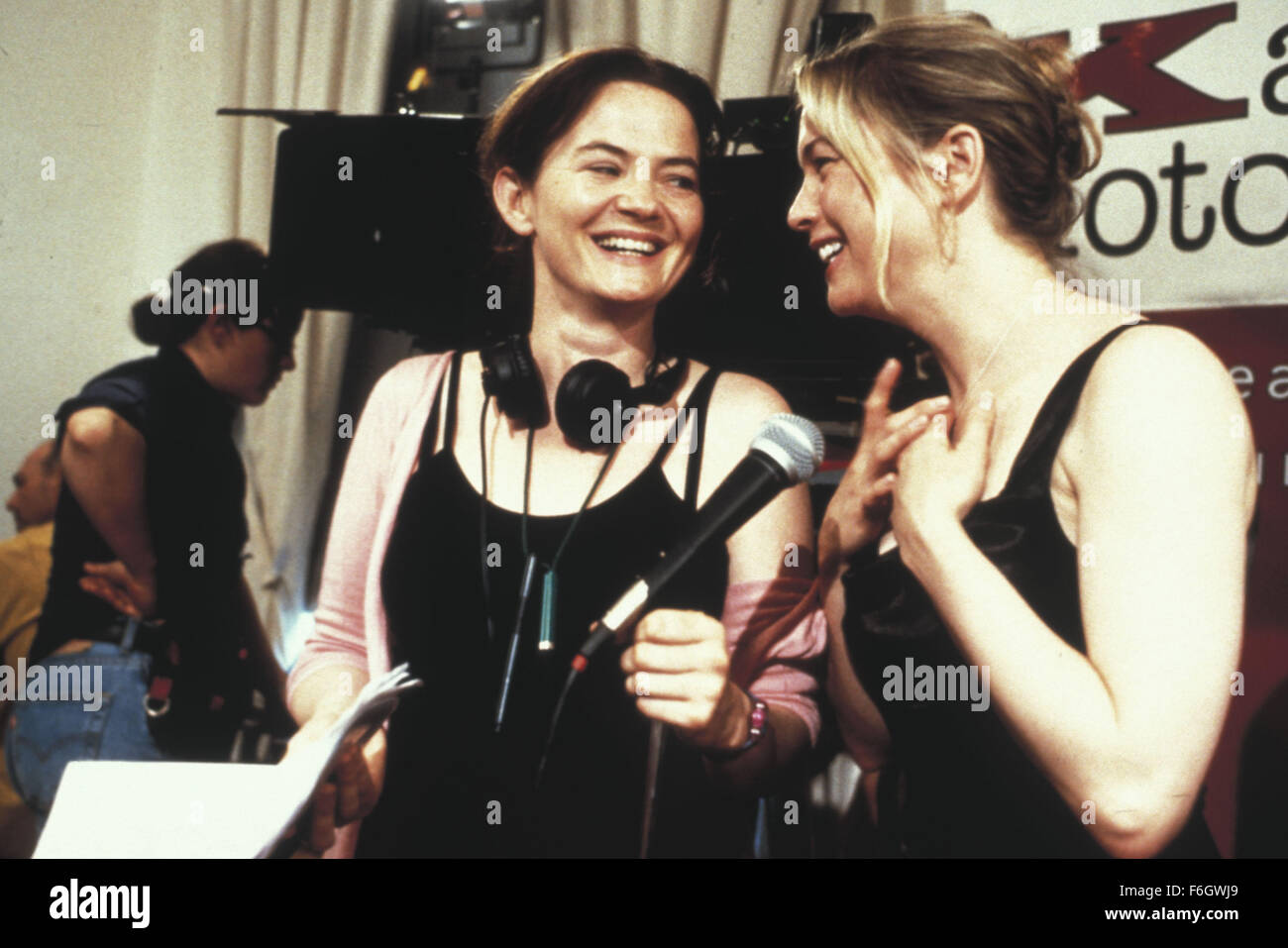Apr 04, 2001; London, UK; Actress RENEE ZELLWEGER (R) as Bridget Jones ...