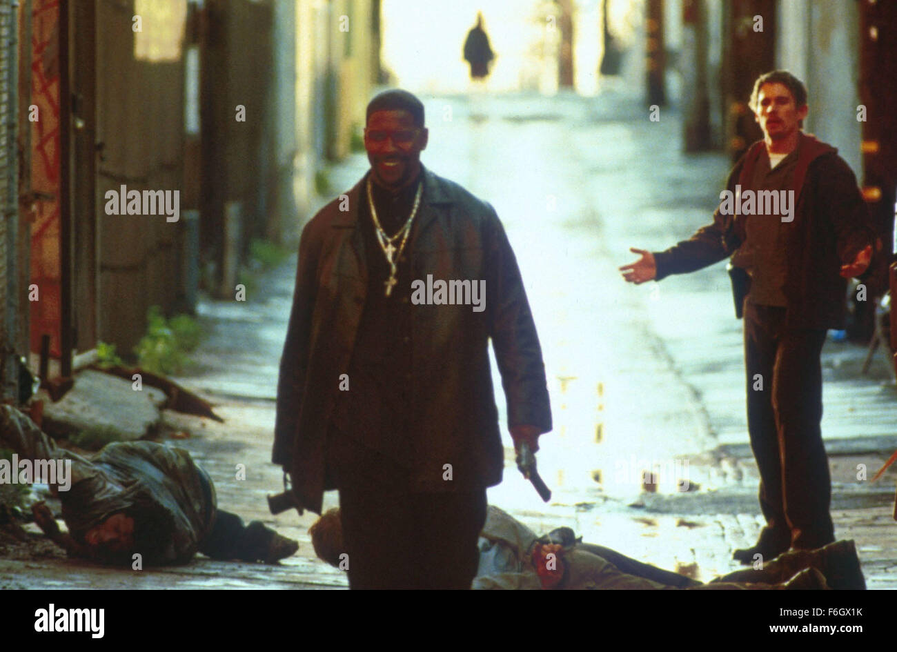 Training day 2001 denzel hi-res stock photography and images - Alamy