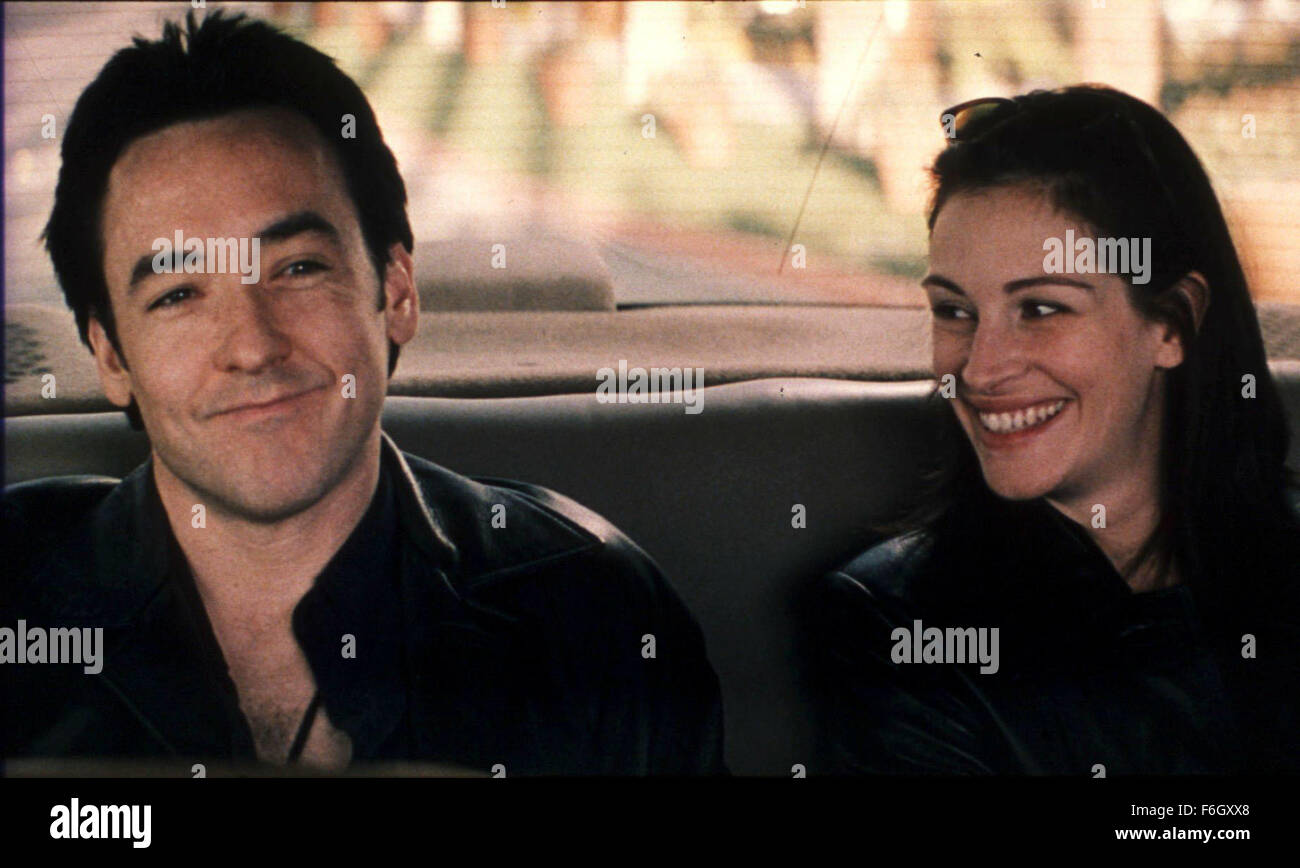 May 22, 2001; Hollywood, CA, USA; JULIA ROBERTS & JOHN CUSACK smiling ...