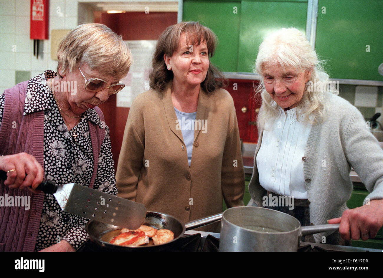 Mrs caldicot’s cabbage war 2002 hi-res stock photography and images - Alamy