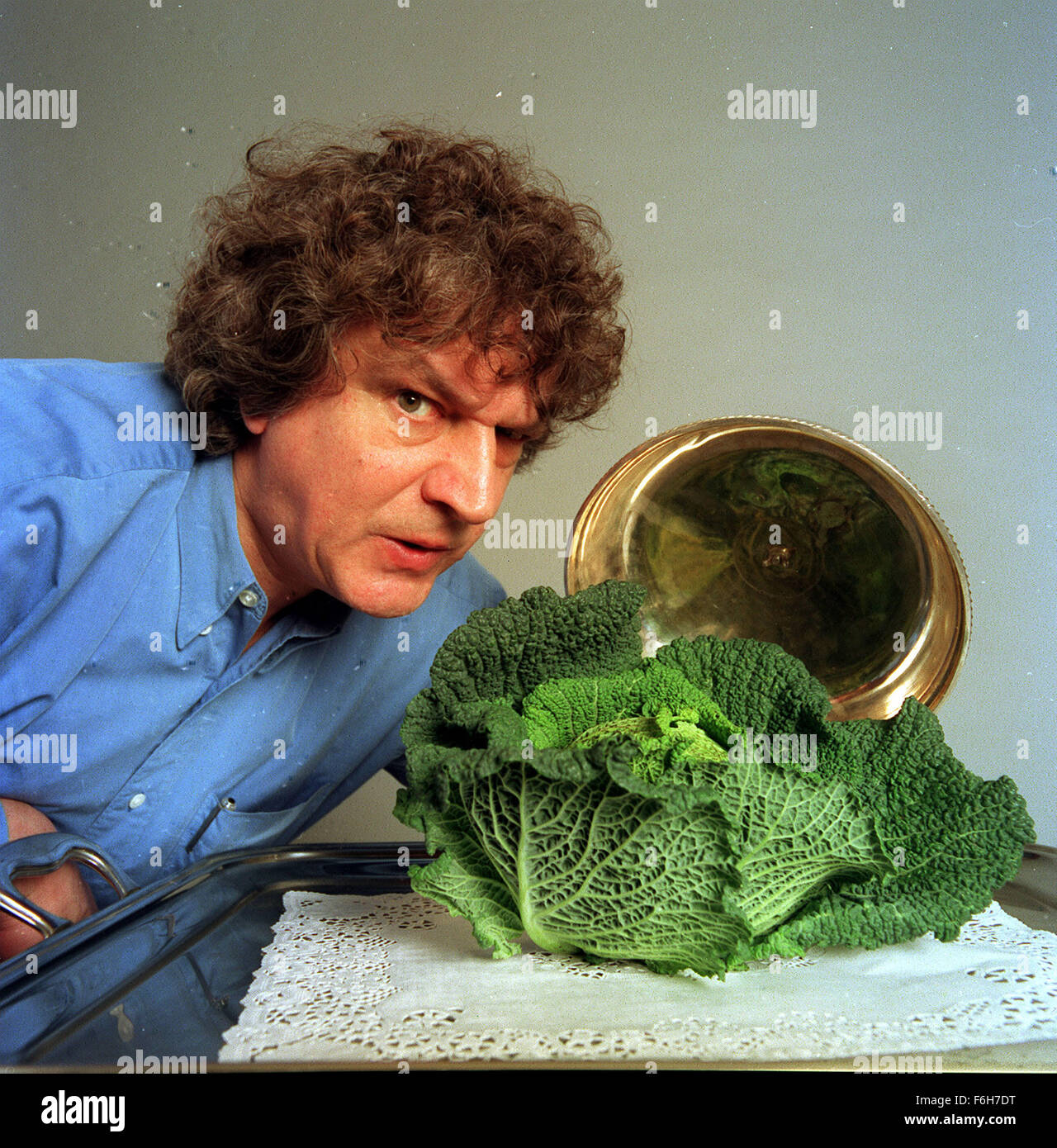 Mrs caldicot’s cabbage war 2002 hi-res stock photography and images - Alamy