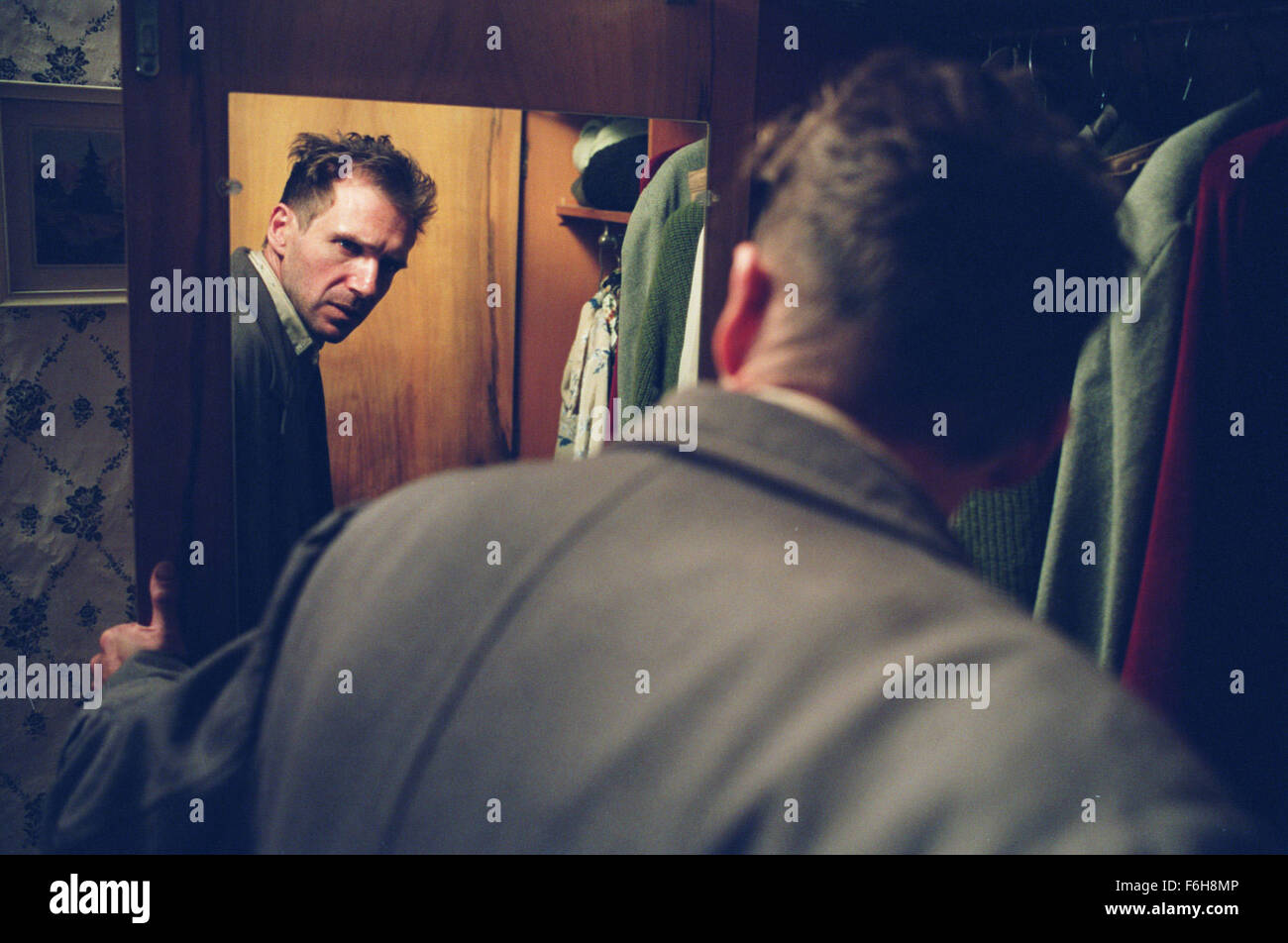 Spider 2002 ralph fiennes hi-res stock photography and images - Alamy