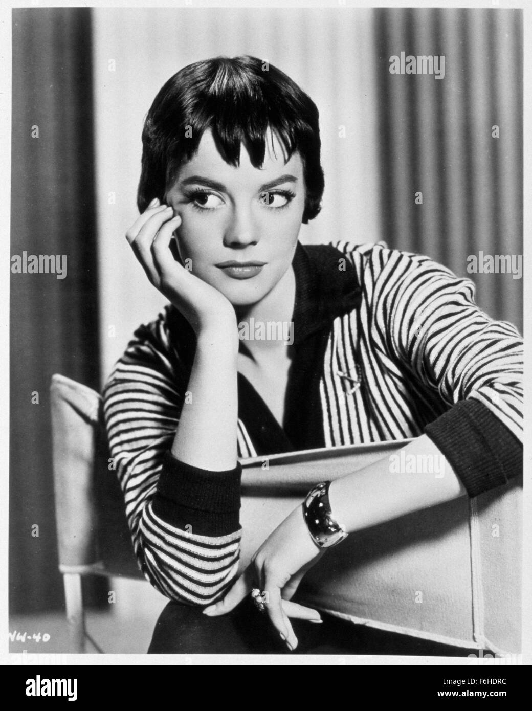 Girl he left behind behind him hi-res stock photography and images - Alamy