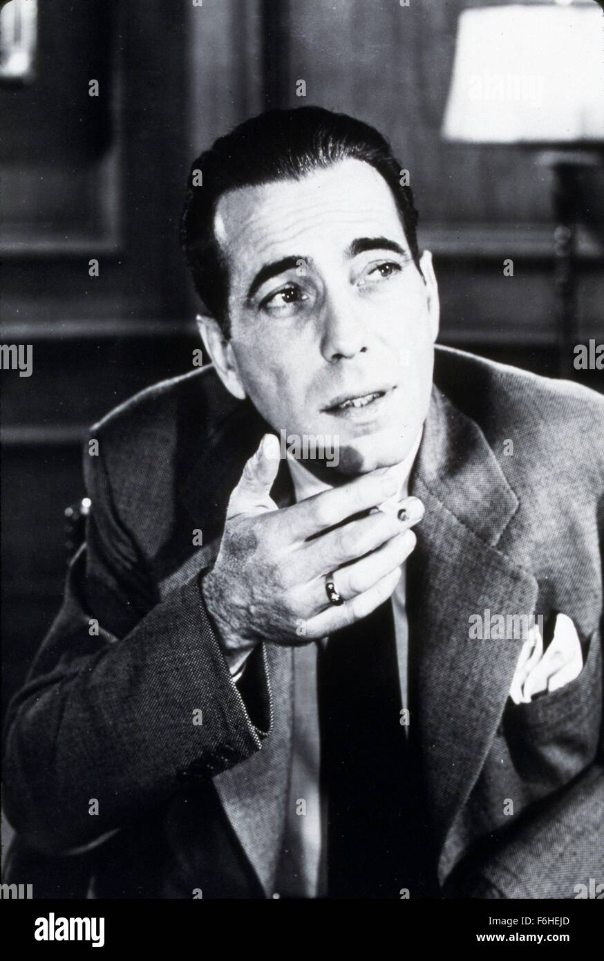 Humphrey bogart smoking hi-res stock photography and images - Alamy