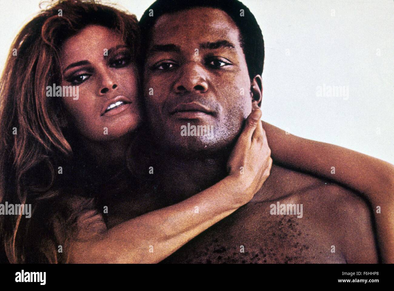 100 rifles 1969 raquel welch hi-res stock photography and images - Alamy