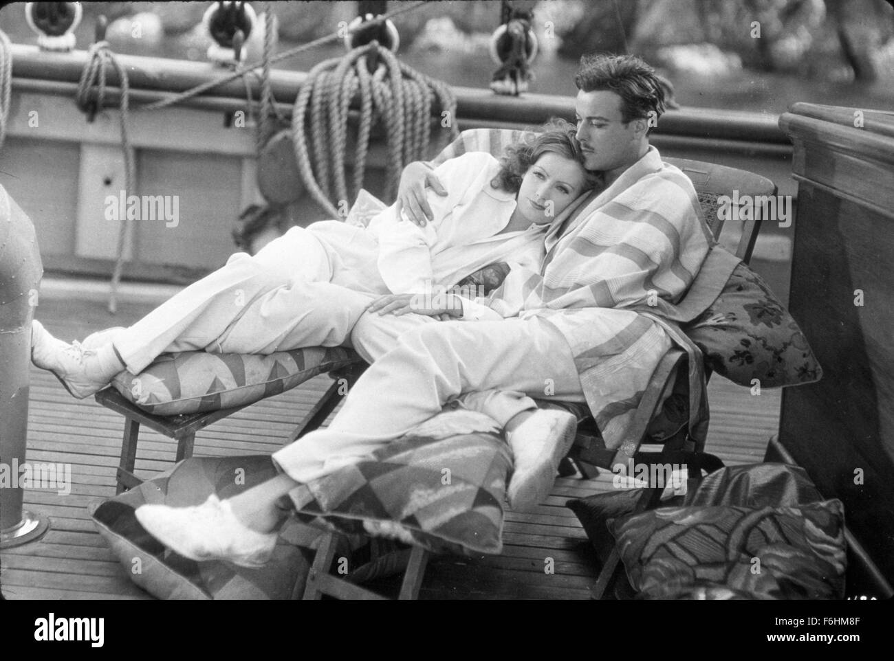 Disney 1937 hi-res stock photography and images - Alamy