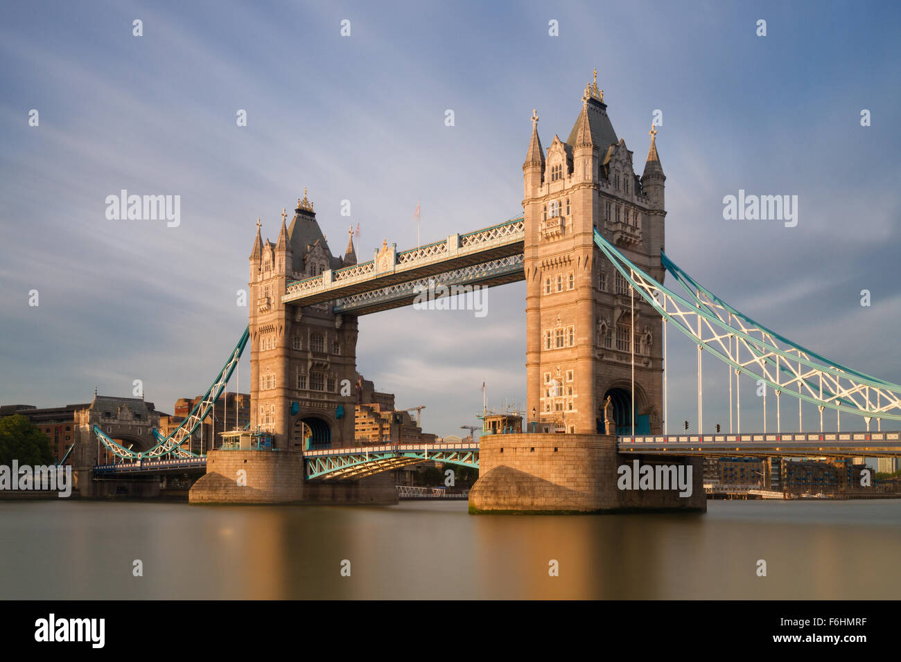 Long exposure tower bridge hi-res stock photography and images - Alamy