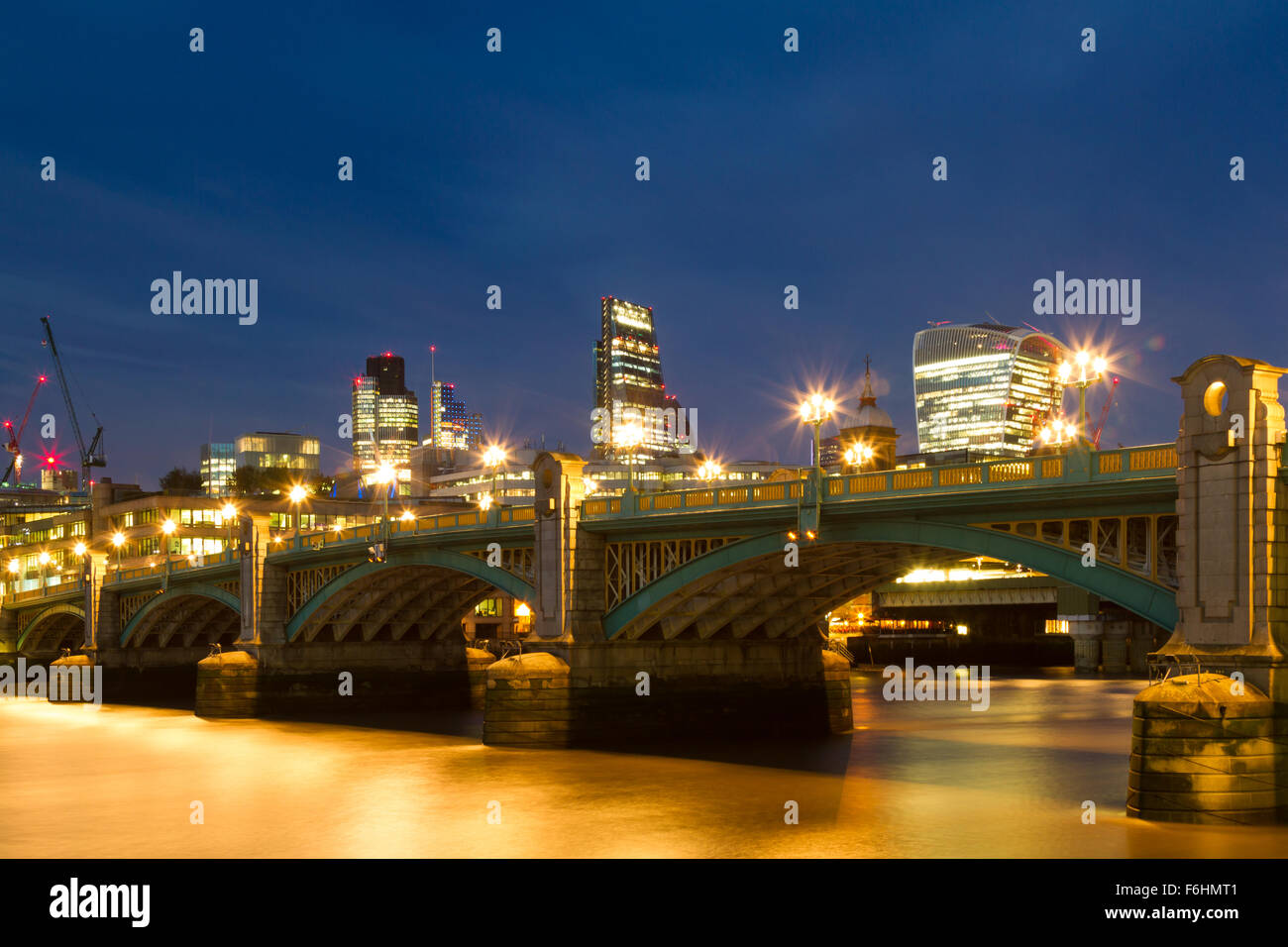 London blue bridge hi-res stock photography and images - Alamy