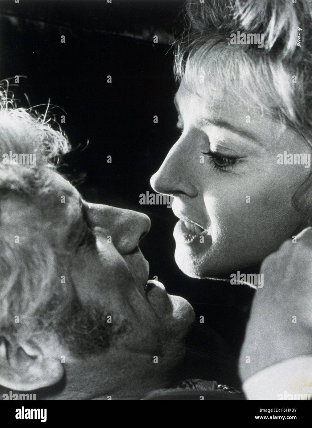 1972, Film Title: FRENZY, Director: ALFRED HITCHCOCK, Studio: UNIVERSAL, Pictured: BARRY FOSTER ...