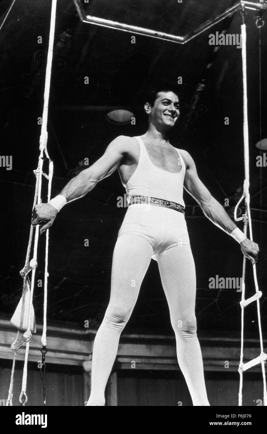 Tony curtis trapeze 1956 hi-res stock photography and images - Alamy